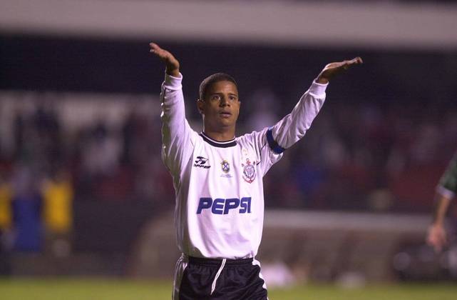 Vida de Marcelinho Carioca é repleta de confusões dentro e fora de ...