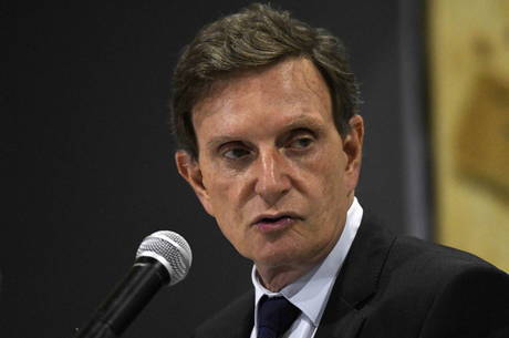 Crivella diz que vai manter reabertura gradual no Rio - Notícias - R7 ...