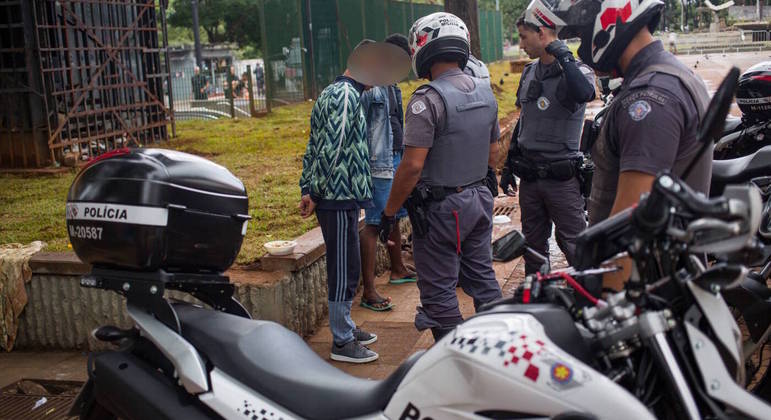 Número De Furtos E Roubos Recua Mas Ao Menos Um Celular é Levado Por