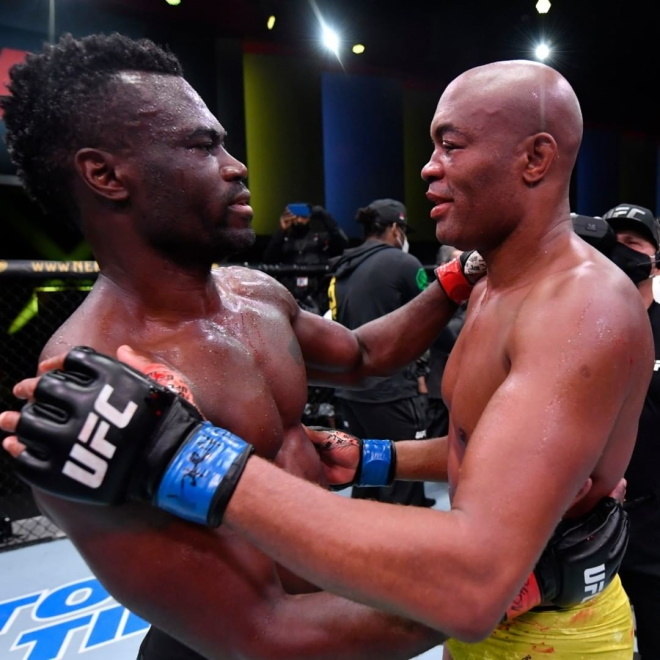 Tyson voltou para valer. Quer lutas entre veteranos a cada dois meses ...