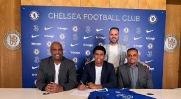 Ex-Vasco, Andrey Santos é anunciado como reforço do Chelsea - Lance ...