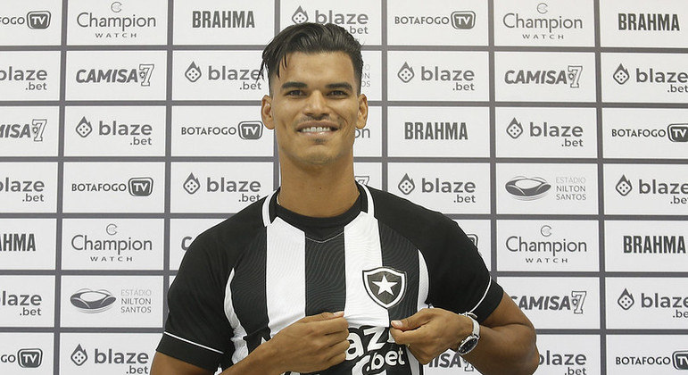 Danilo Barbosa se emociona em apresentação pelo Botafogo - Esportes ...