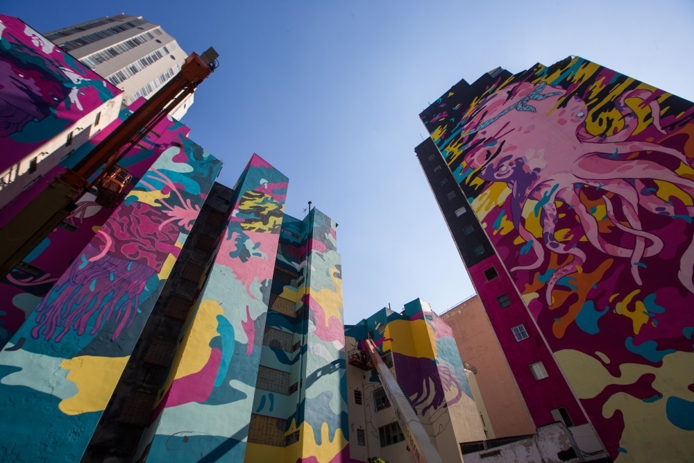 Grafite em 15 prédios de SP pode se tornar o maior mural do mundo ...