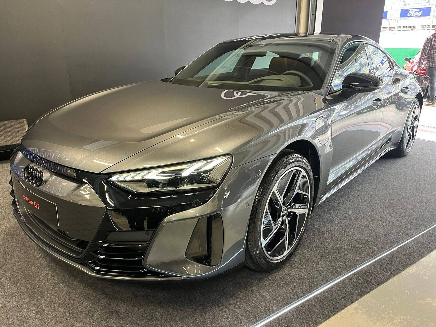 Audi lança esportivo elétrico e-tron GT Quattro com até 530 cv por R ...