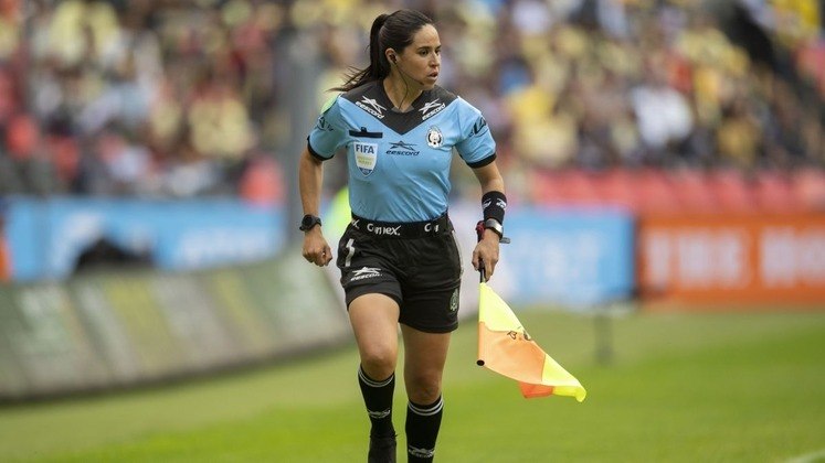 Conheça as mulheres que estreiam na equipe de arbitragem da Copa 2022 ...