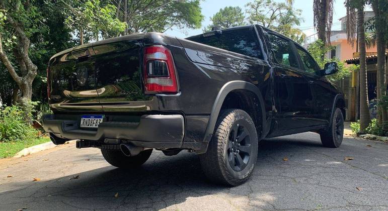 Ford F-150 ou Ram 1500 Rebel, qual pick-up "V8" escolher? Veja o ...