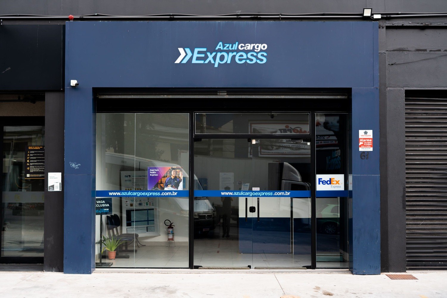 Azul Cargo abrirá 14 lojas até o final do ano - Prisma - R7 Luiz Fara ...