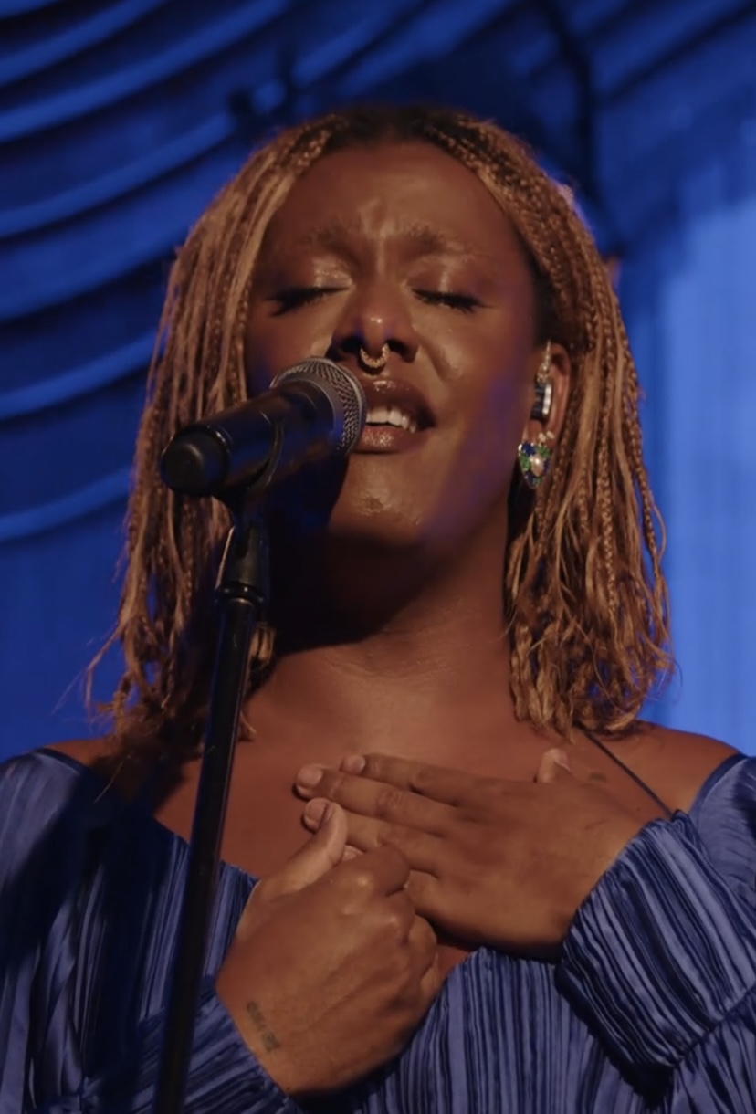 Azul exibe conteúdo exclusivo de show da cantora Liniker em sua TV de ...