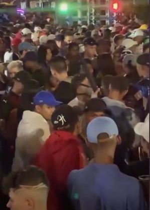 Moradores reclamam de barulho e aglomeração em baile funk em SP ...