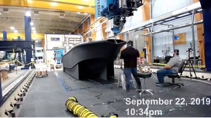 Impressora 3D gigante fabrica barco de verdade em apenas 72 horas ...