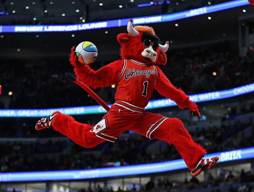 Canarinho Mania: a história por trás do mascote 'pistola' da seleção ...