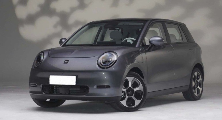 Briga de chineses: JAC Yiwei 3 elétrico é lançado na China para ...