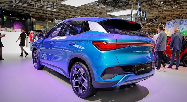 BYD mostra em Paris SUV compacto que pode ser lançado no Brasil ...