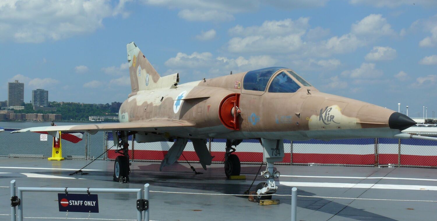 Kfir e Zik: conheça os caças e drones usados por Israel na guerra ...