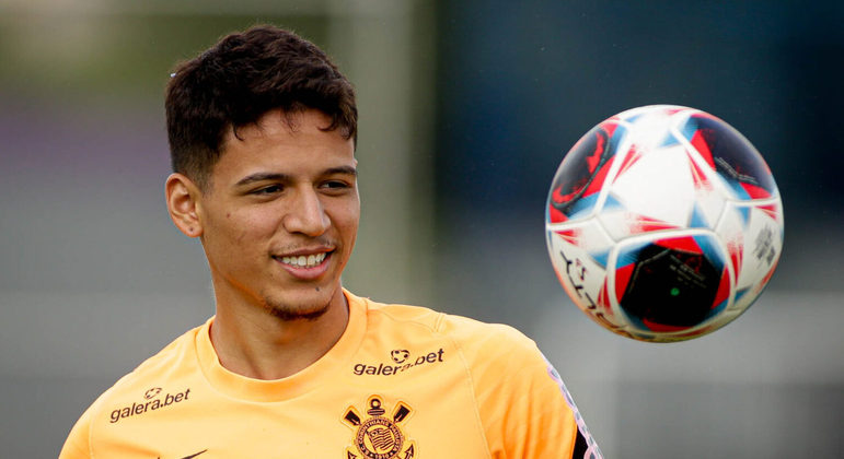 Quem é Caetano, zagueiro que desbanca 'xerife' Balbuena no Corinthians ...