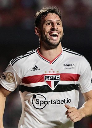 Calleri se torna 3º maior artilheiro estrangeiro da história do São ...