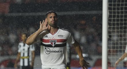 Calleri, do São Paulo, é destaque do futebol brasileiro em jogo aéreo ...