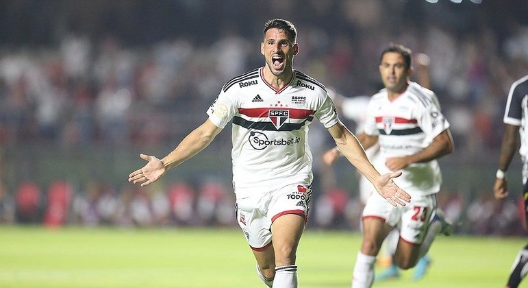Artilheiro, Calleri já marcou contra os três rivais do São Paulo ...