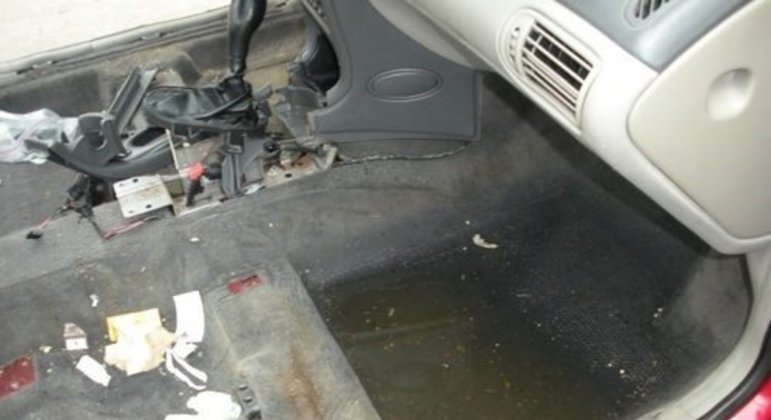 Carro atingido por enchente: o que fazer nestes casos? - Prisma - R7 ...