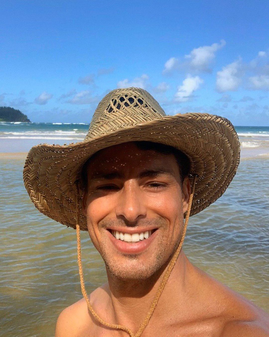 Cauã Reymond abre álbum de férias no Havaí: 'Tudo azul por aqui ...