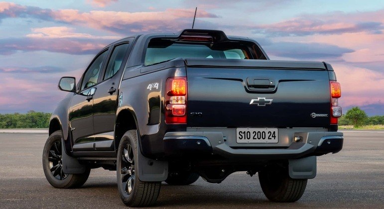 Chevrolet S10 Midnight 2023 chega ao Brasil a partir de R$ 310 mil ...