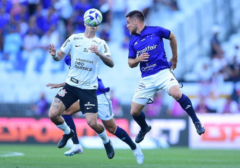 Corinthians sofre, mas vence Cruzeiro na estreia do Brasileirão ...
