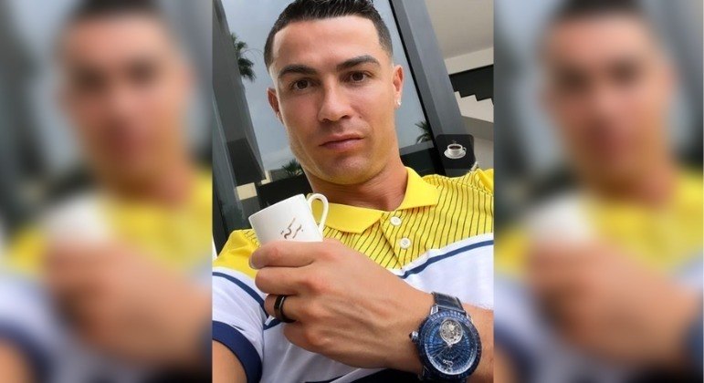 Cristiano Ronaldo toma 'cafézinho' com relógio avaliado em mais de R$ 4 ...