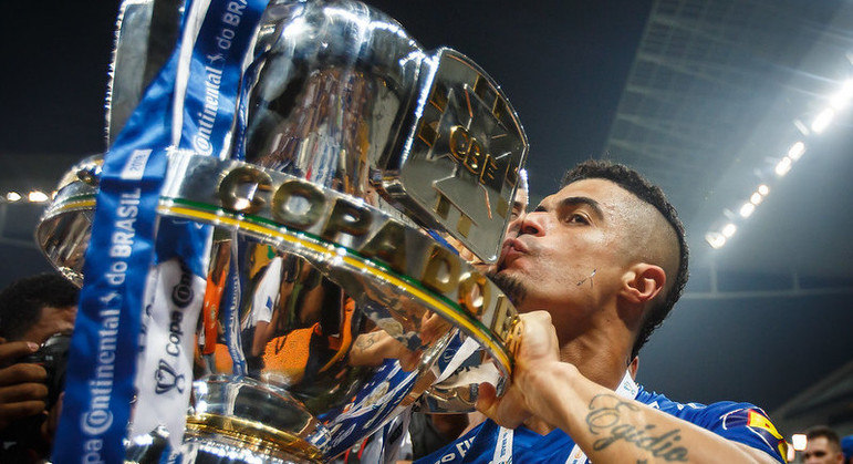 'Tão combatido, jamais vencido!' Cruzeiro está de volta à Série A do ...