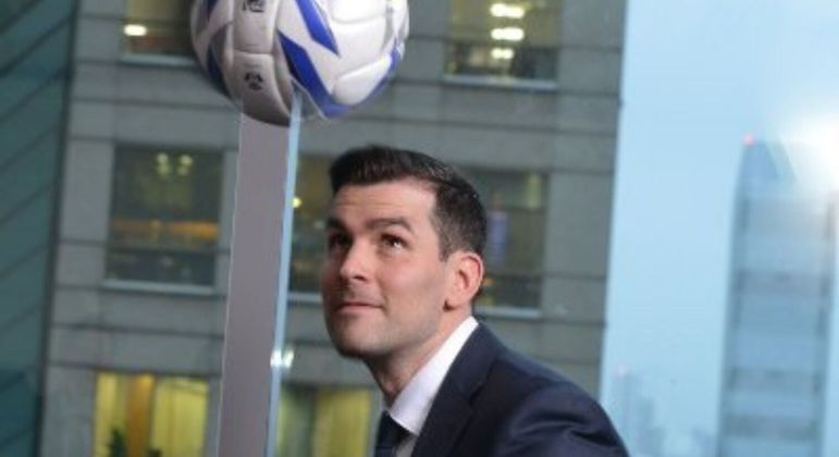 Ex-jogador afirma que precisou simular sexo na frente de David Beckham ...
