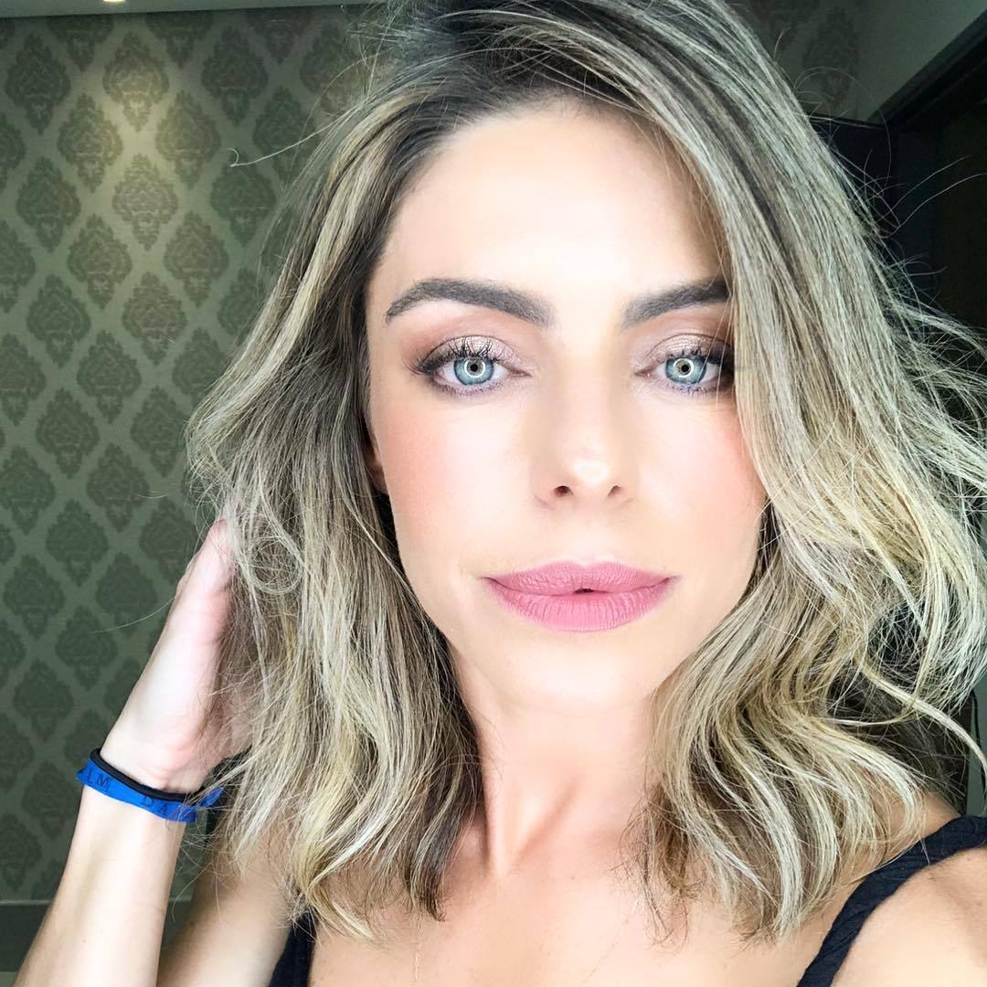 Aos 40 anos, Daniella Cicarelli esbanja boa forma nas redes sociais ...