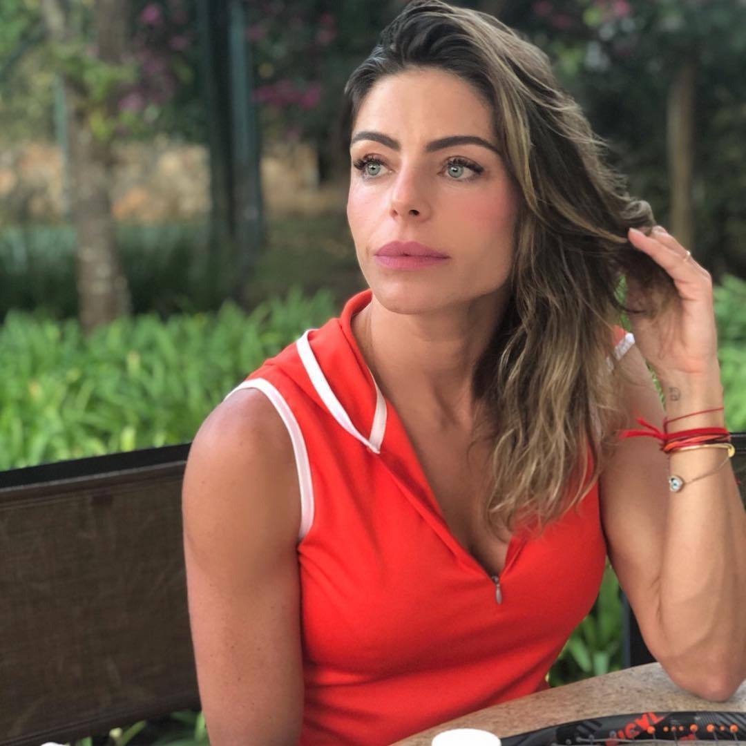 Aos 40 anos, Daniella Cicarelli esbanja boa forma nas redes sociais ...