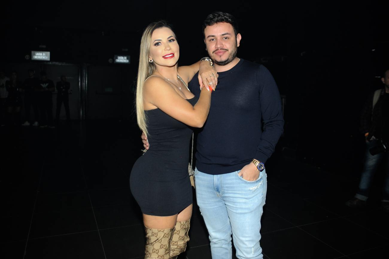 Deolane Bezerra dá sinais que seguiu em frente quase um ano após morte ...