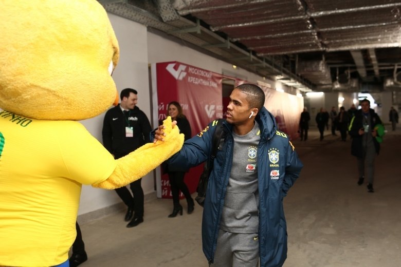 Canarinho, a mascote da seleção está na Rússia, veja as fotos - Fotos ...