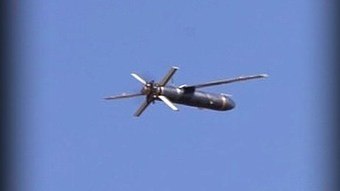 Irã desenvolve novo drone suicida, com alcance de 450 quilômetros ...