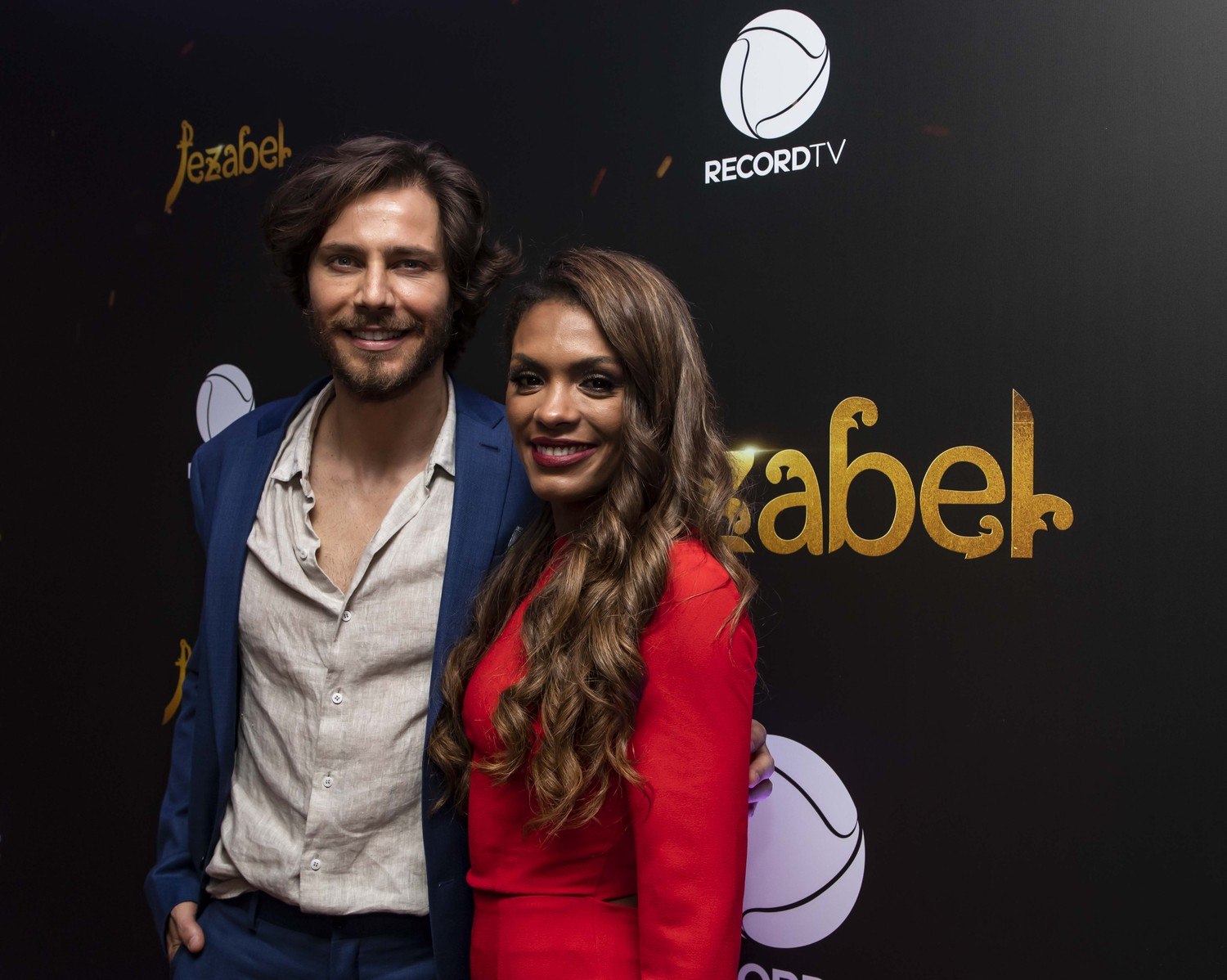 Elenco se reúne para assistir ao primeiro capítulo de 'Jezabel ...