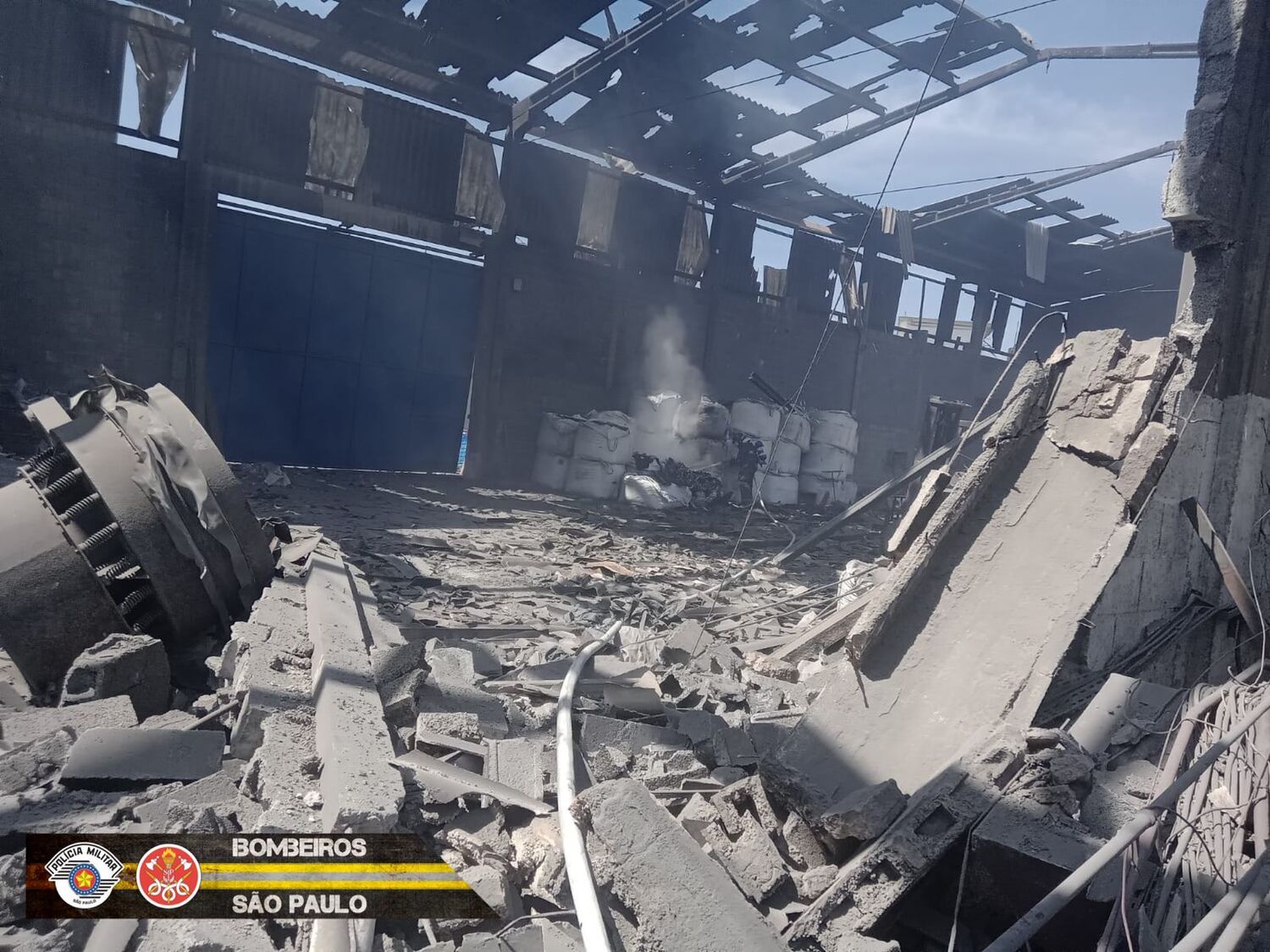 Sobe para quatro o número de mortos após explosão em fábrica de ...