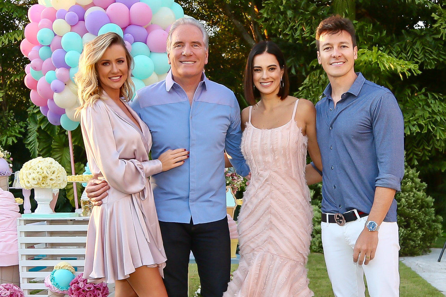 Fabi Justus recebe famosos em chá de bebê luxuoso das gêmeas - Fotos ...