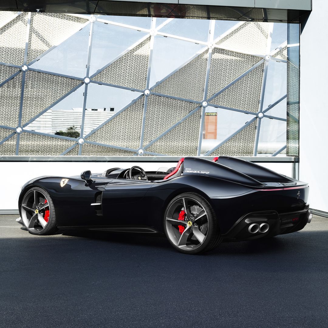 Cristiano Ronaldo aumenta coleção de carros com um McLaren Senna ...