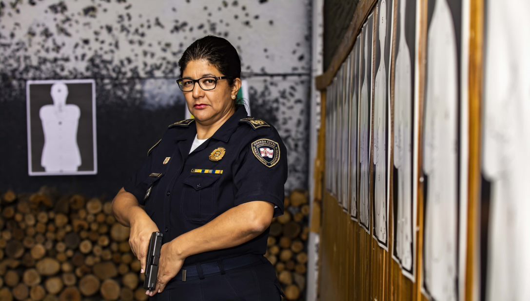 A história de Elza, a primeira comandante da GCM, em fotos - Fotos - R7 ...