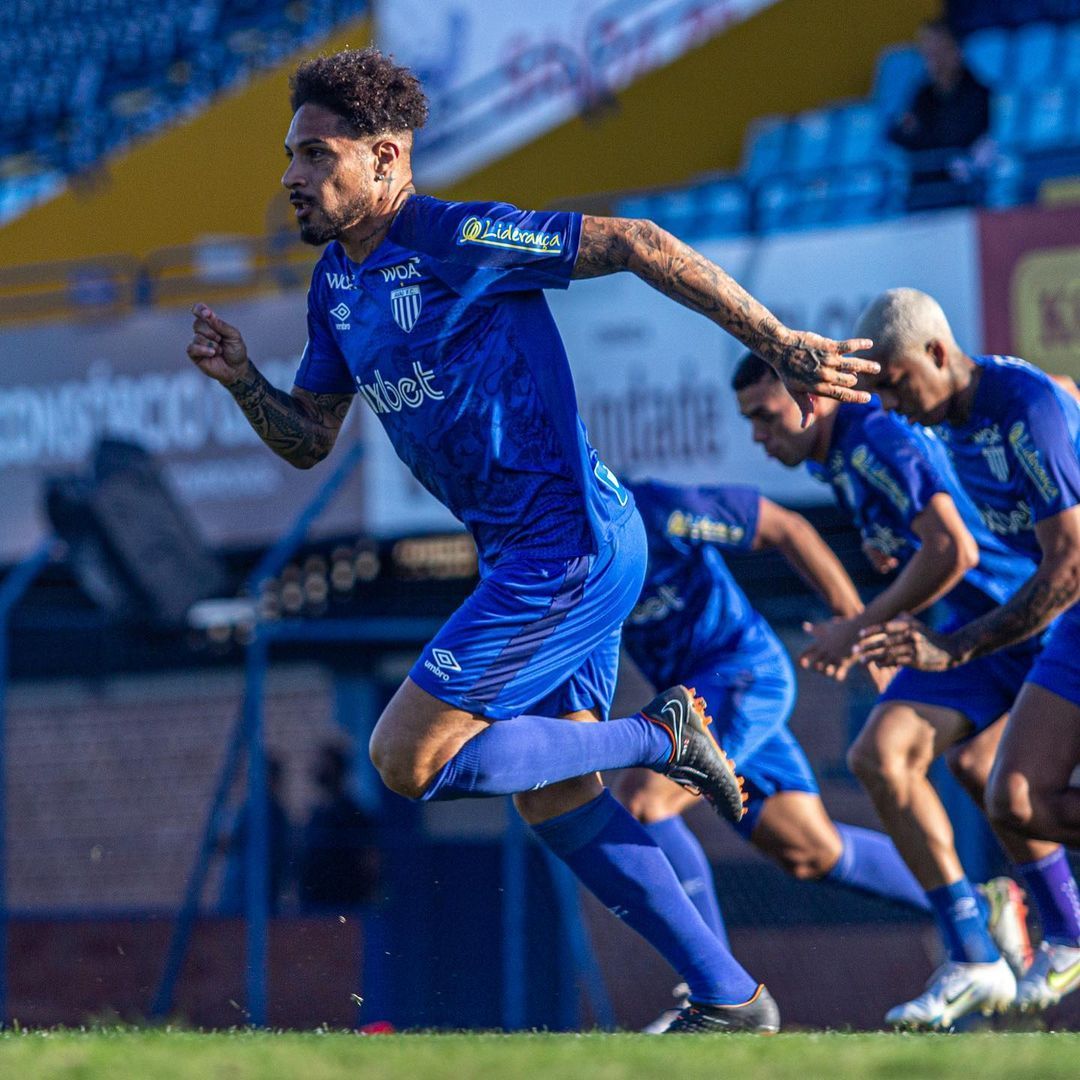 Rodrigo Caio passa por cirurgia no joelho esquerdo e só volta ao ...