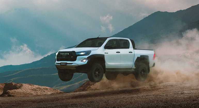 Toyota apresenta Hilux GR-Sport 2023 com nova suspensão na Argentina ...