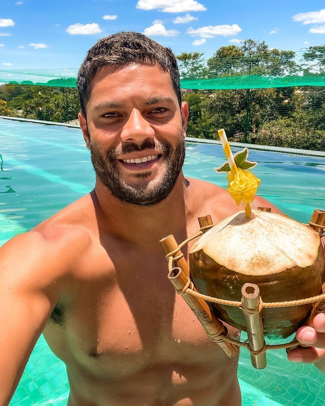 De bem com a vida, Hulk celebra títulos e família e volta a sorrir ...