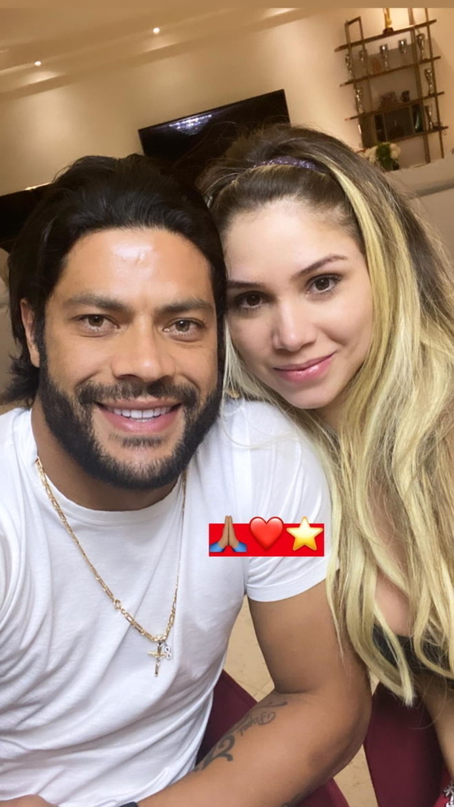 Hulk e noiva posam com roupas iguais e em jantar romântico - Fotos - R7 ...