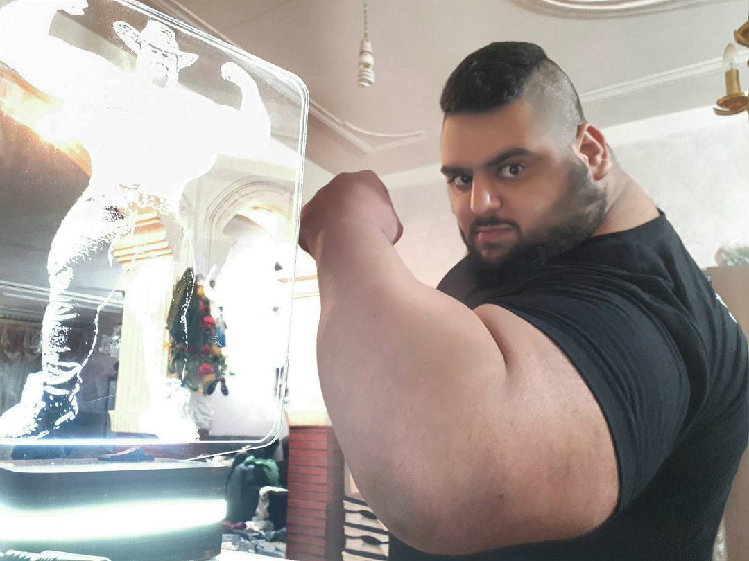 Hulk Iraniano treina 'soco mortal' e diz que adversário sairá de maca ...