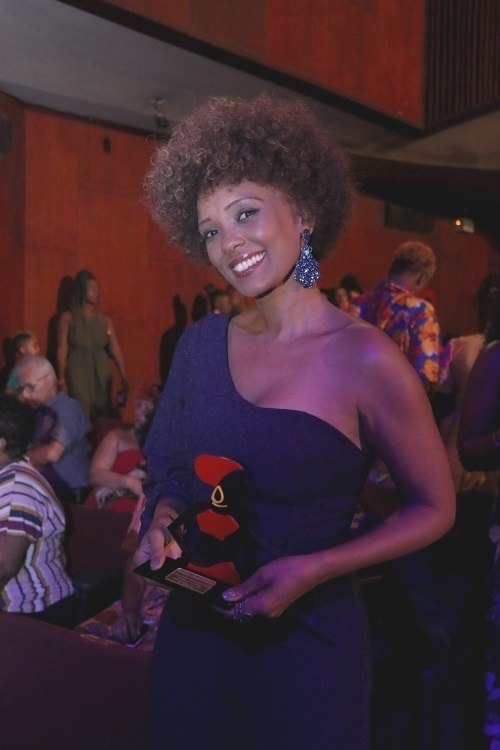 Isabel Fillardis é homenageada no Prêmio Ubuntu no Rio de Janeiro ...