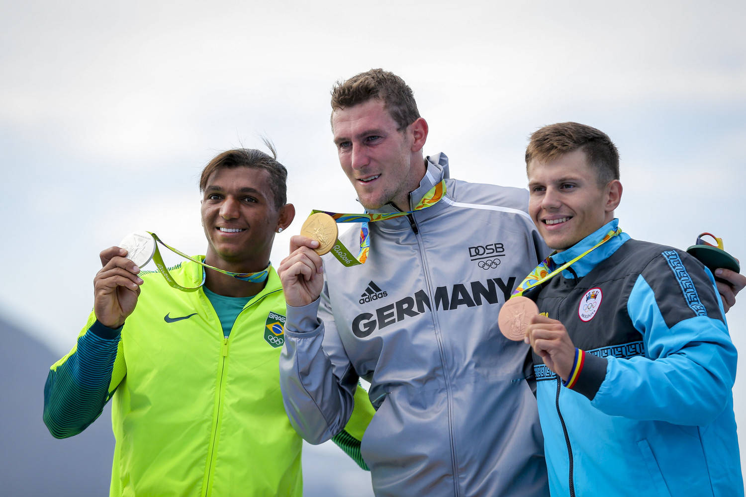 Isaquias Queiroz brilha e conquista o ouro na canoagem C1 1.000 m ...