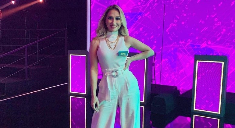 Julyana Lee, ex-Mulekada e jurada do 'Canta Comigo Teen 2', participa ...