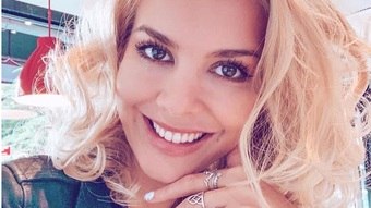 Conheça Kat Torres, a coach e modelo brasileira citada em denúncia de ...