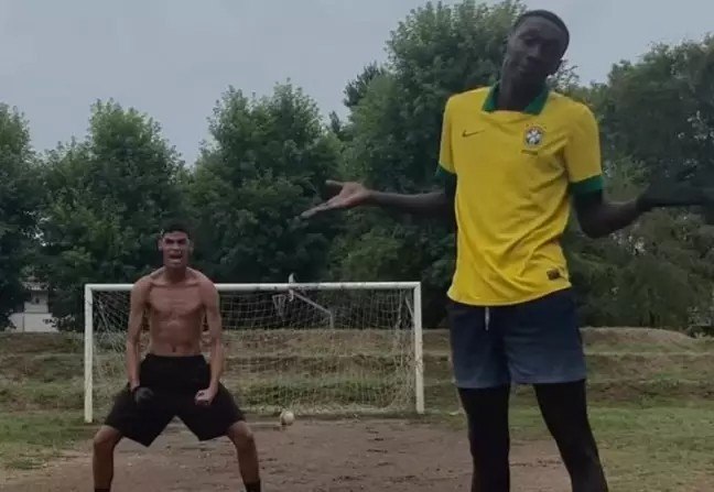 Receba! Luva de Pedreiro 'volta às origens' e publica golaço em vídeo ...