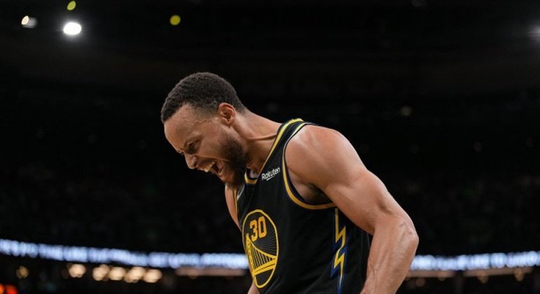 Curry quebra recordes na final e coloca seu nome na história da NBA ...